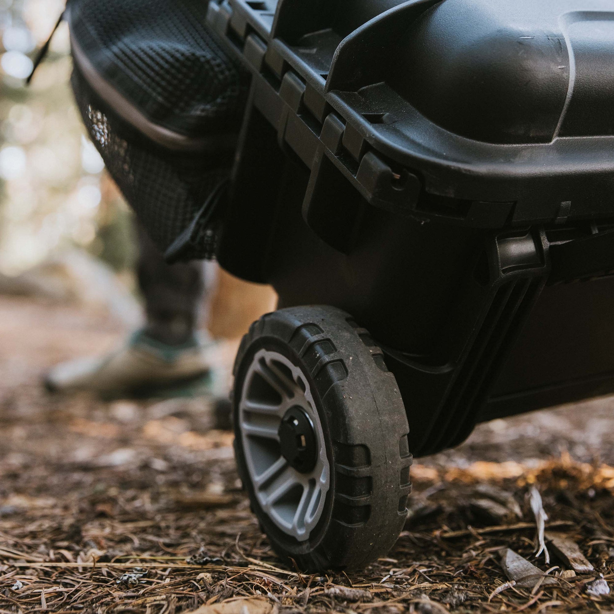 NANUK Trail 30 – Rugged Rolling Gear Case for Camping, Fishing & Outdoors